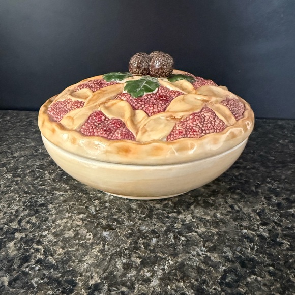 None | Accents | Vintage Pie Keeper Safe | Poshmark